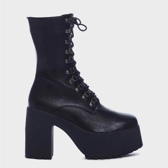 LA MODA | Shoes | La Moda Short Siren Chunky Platform Calf Boots Sz 6 ...